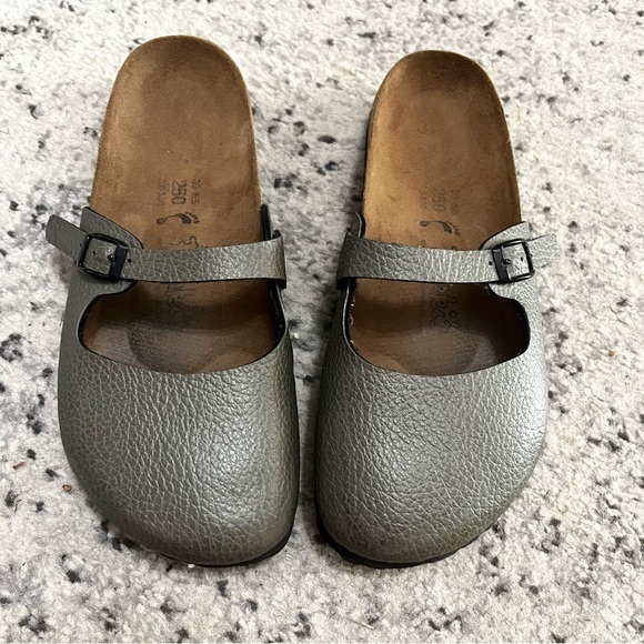 Birkenstock | Shoes | Birkis Birkenstock Maria Mary Jane Leather Clogs ...